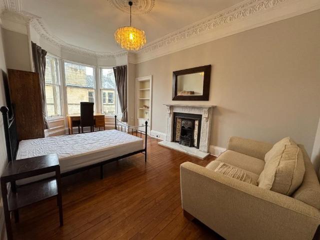 4 bedroom flat to rent