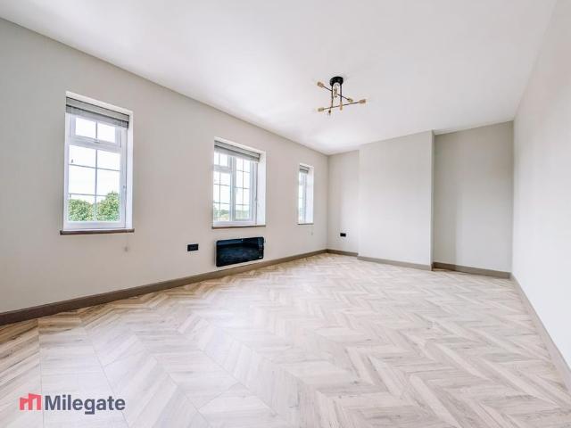 4 bedroom flat to rent