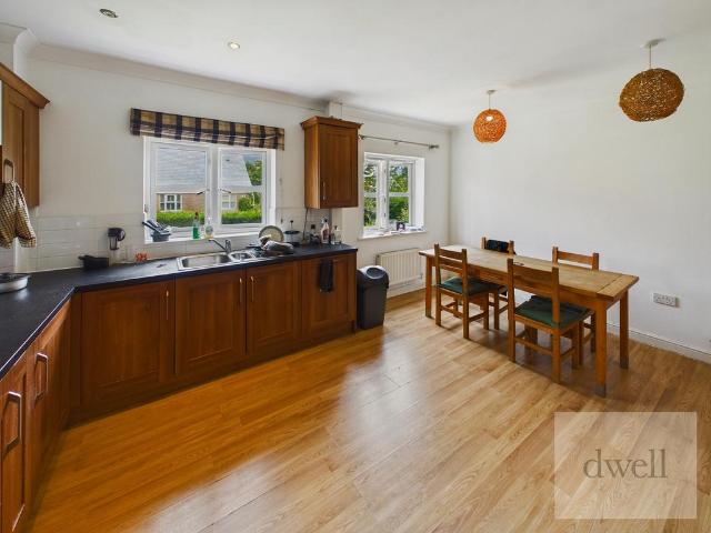 4 bedroom flat to rent