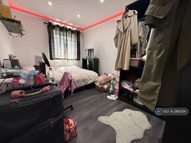 4 bedroom flat to rent