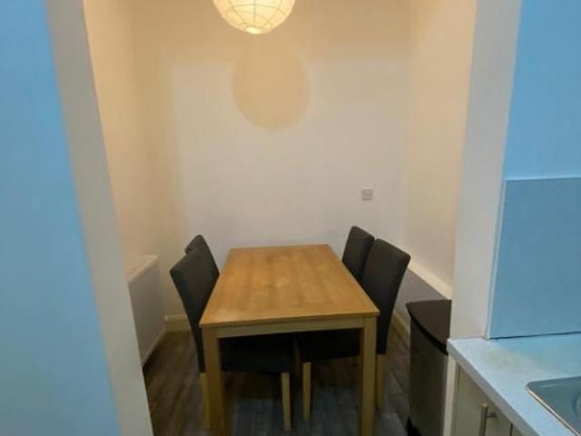 4 bedroom flat to rent