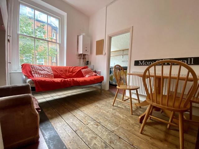 4 bedroom flat to rent