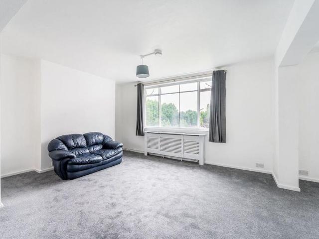 4 bedroom flat to rent