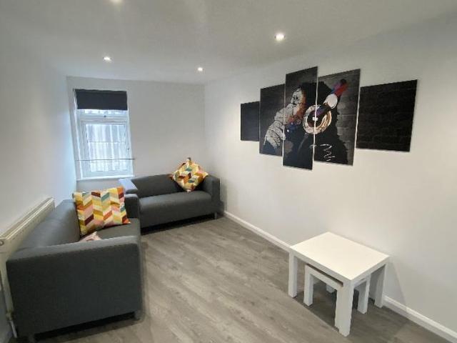 4 bedroom flat to rent