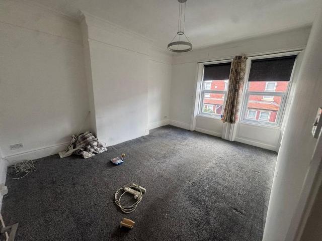 4 bedroom flat to rent