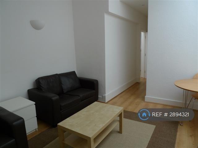 4 bedroom flat to rent