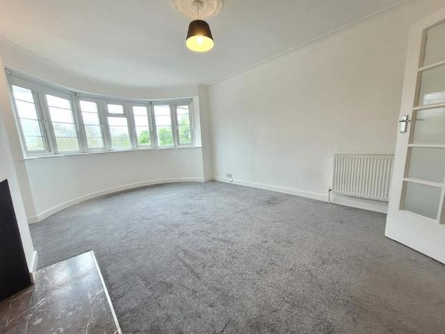 4 bedroom flat to rent