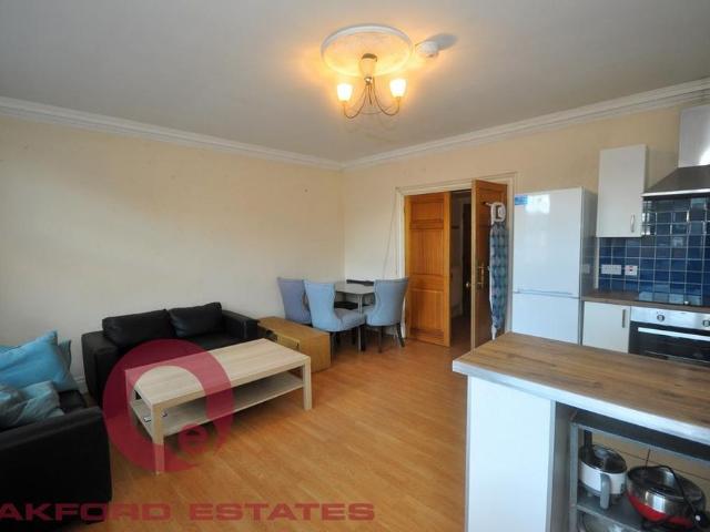4 bedroom flat to rent