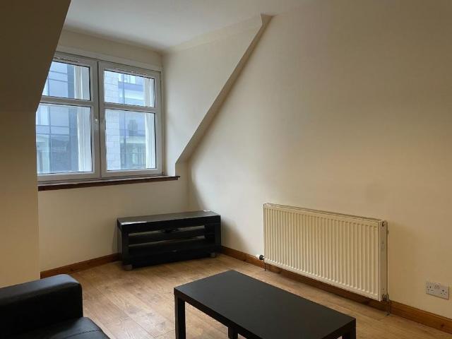 4 bedroom flat to rent