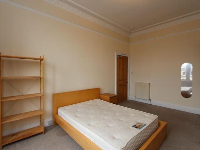 4 bedroom flat to rent