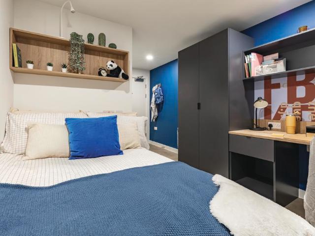 4 bedroom flat to rent