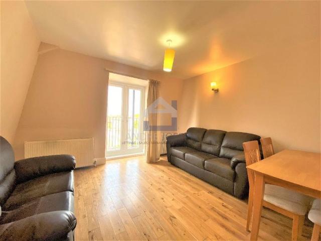 4 Bedroom Flat To Rent