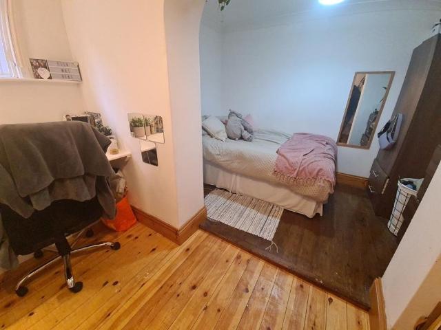 4 bedroom flat to rent