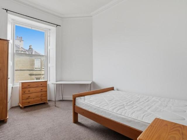 4 bedroom flat to rent
