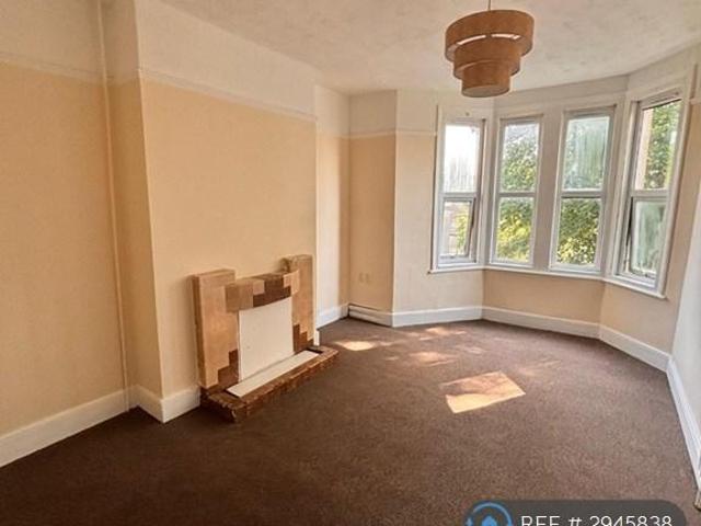 4 bedroom flat to rent