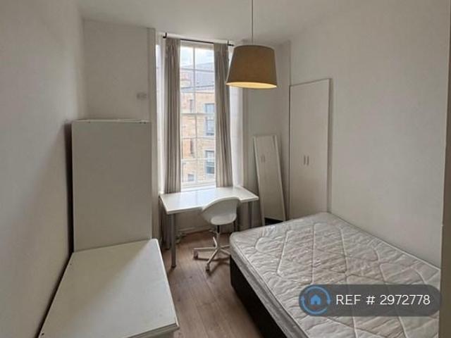 4 bedroom flat to rent