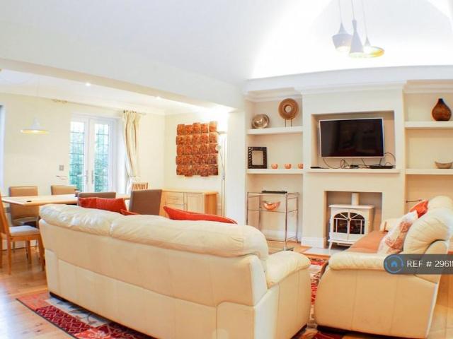 4 bedroom flat to rent