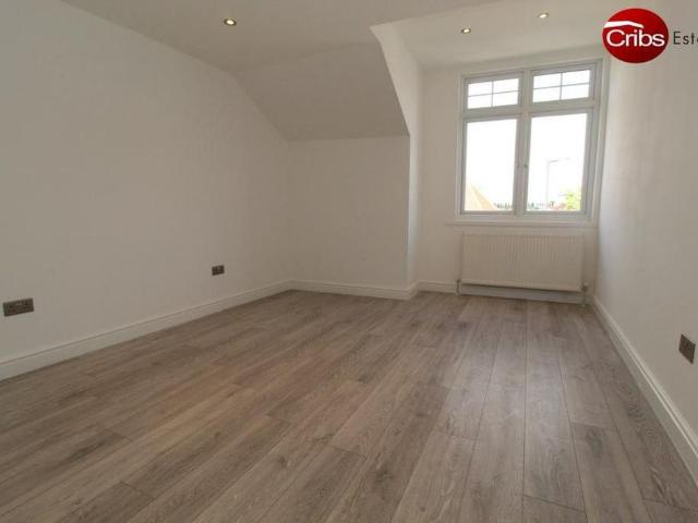 4 bedroom flat to rent