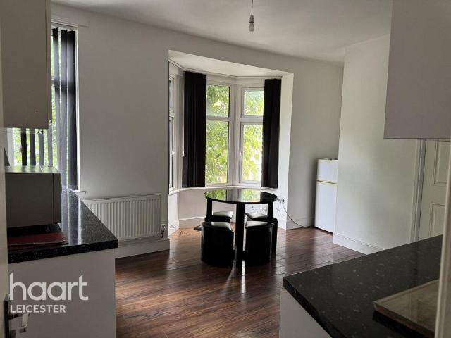 4 bedroom flat to rent