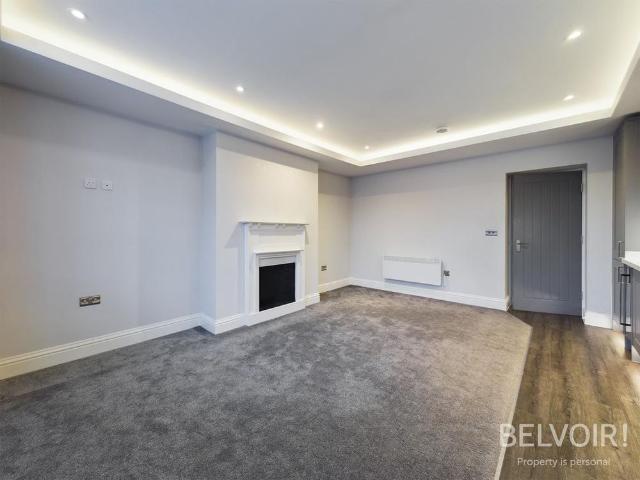 4 bedroom flat to rent