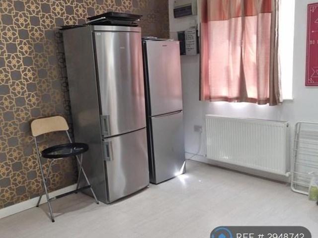 4 bedroom flat to rent