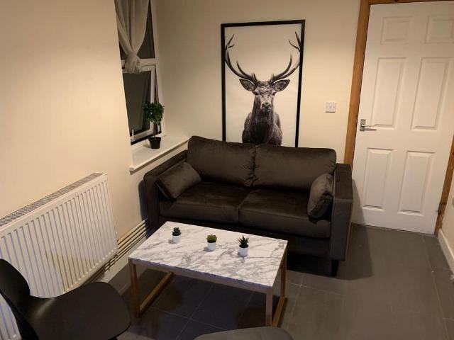 4 bedroom flat to rent