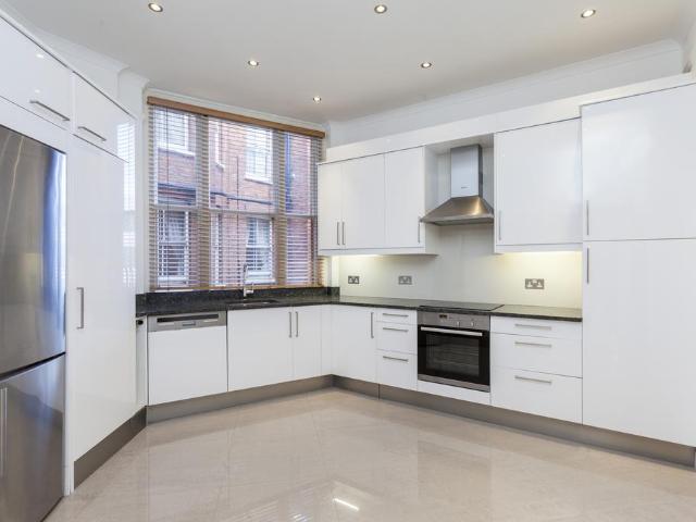 4 bedroom flat to rent