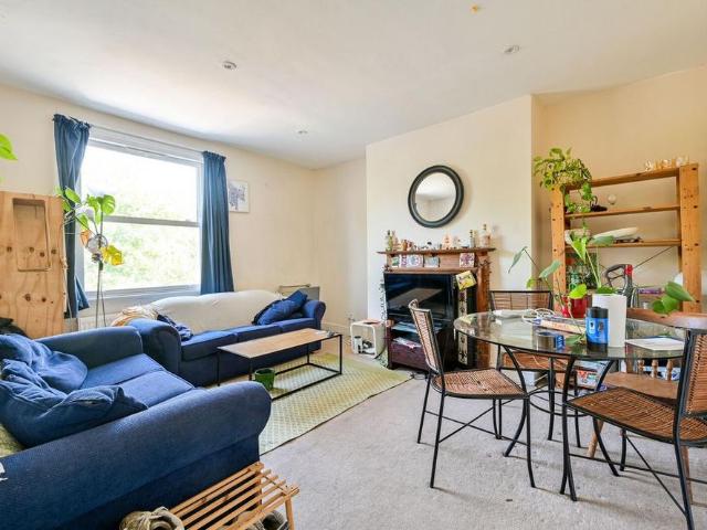 4 bedroom flat to rent