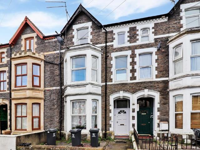 4 bedroom flat to rent