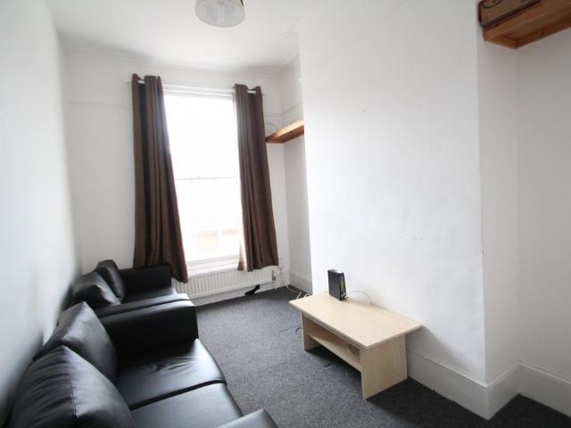 4 Bedroom Flat to Rent