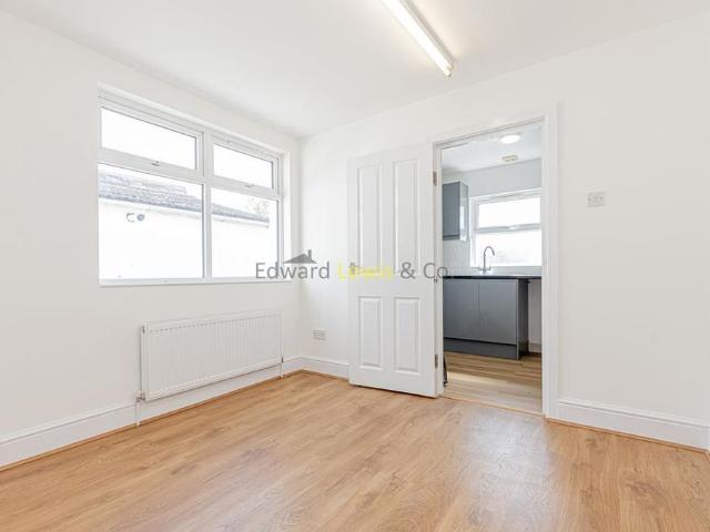 4 bedroom flat to rent