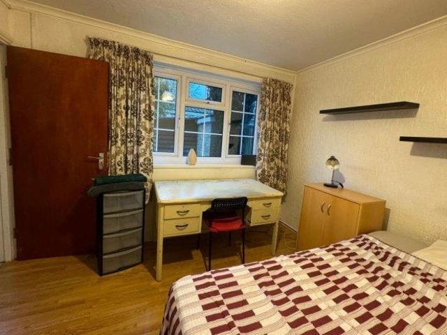 4 bedroom flat to rent