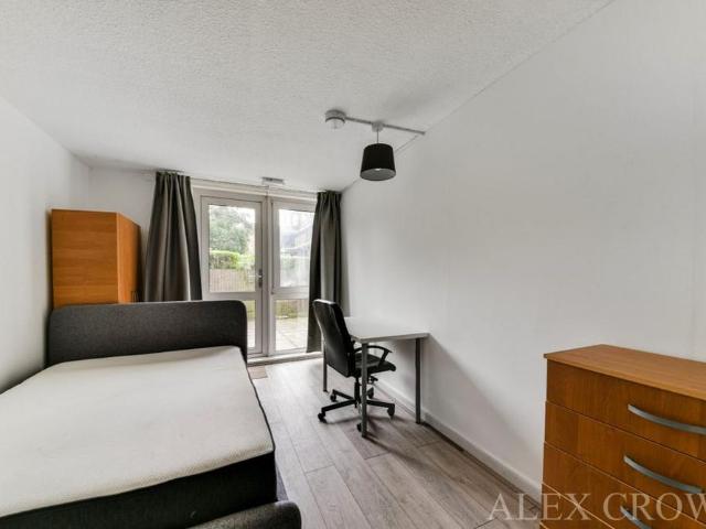 4 bedroom flat to rent