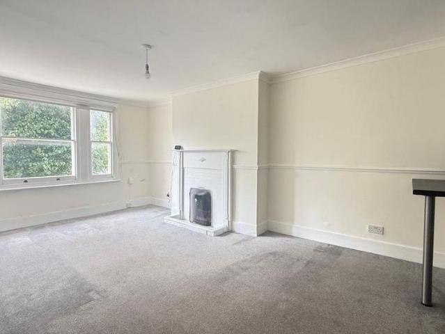 4 bedroom flat to rent