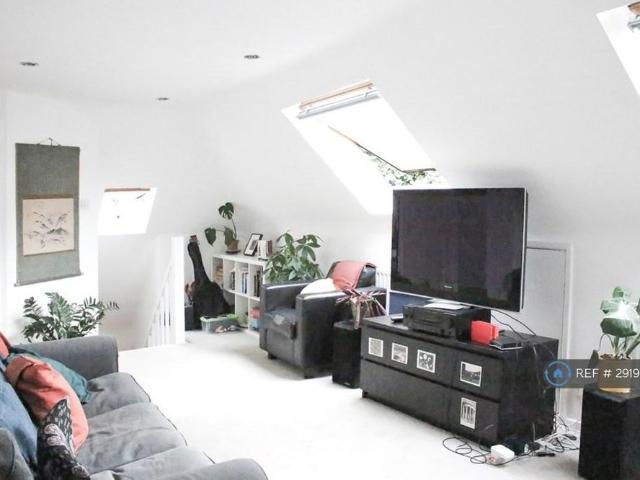 4 bedroom flat to rent