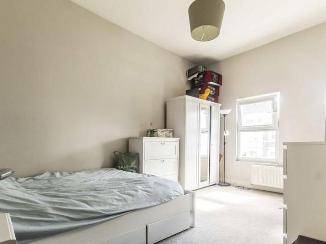 4 bedroom flat to rent
