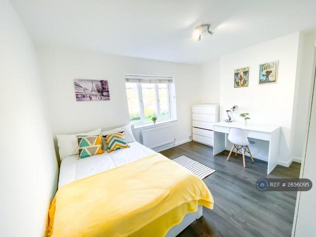 4 bedroom flat to rent