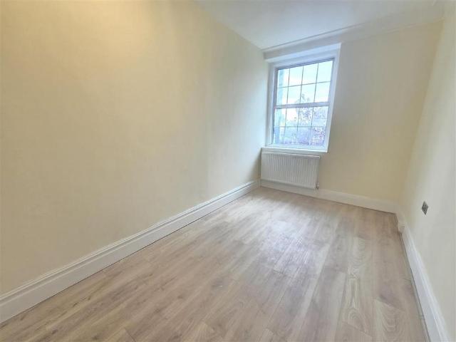 4 bedroom flat to rent