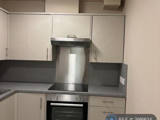4 bedroom flat to rent