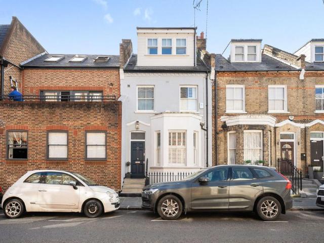 4 bedroom flat for sale