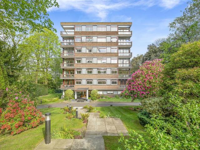 4 bedroom flat for sale