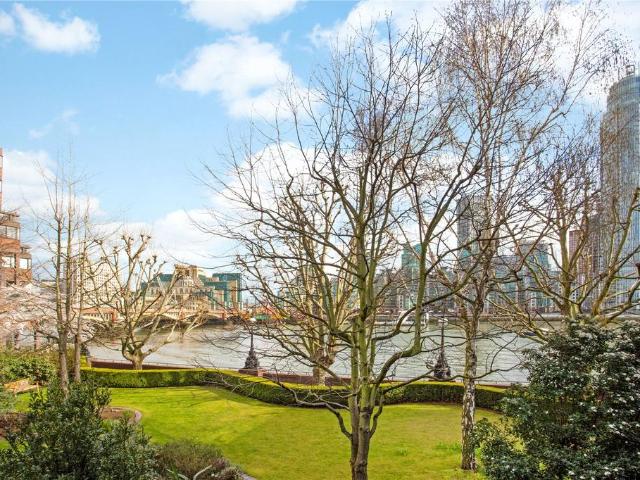 4 bedroom flat for sale