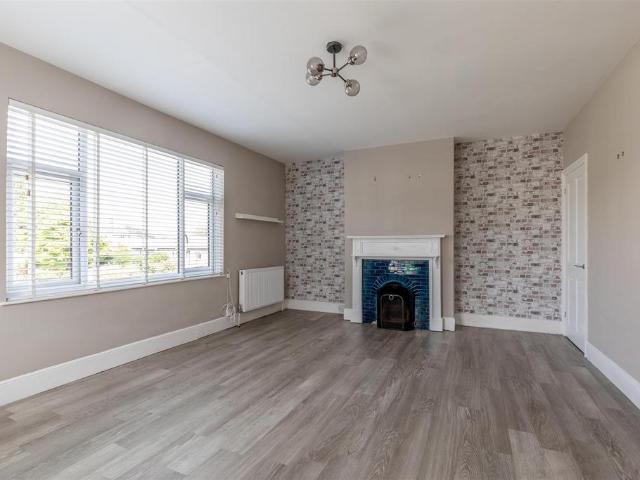 4 bedroom flat for sale
