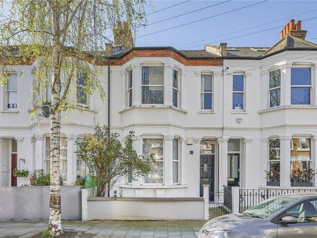 4 bedroom flat for sale