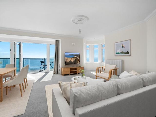 4 bedroom flat for sale