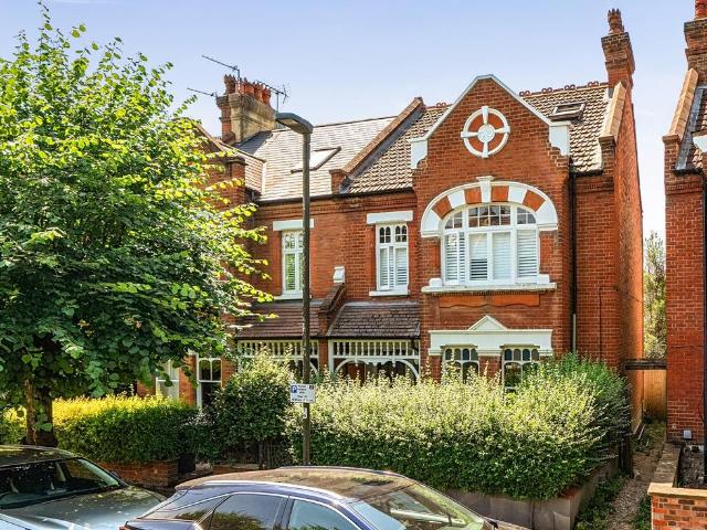 4 bedroom flat for sale