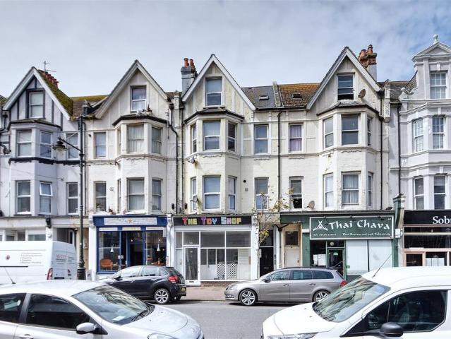 4 bedroom flat for sale