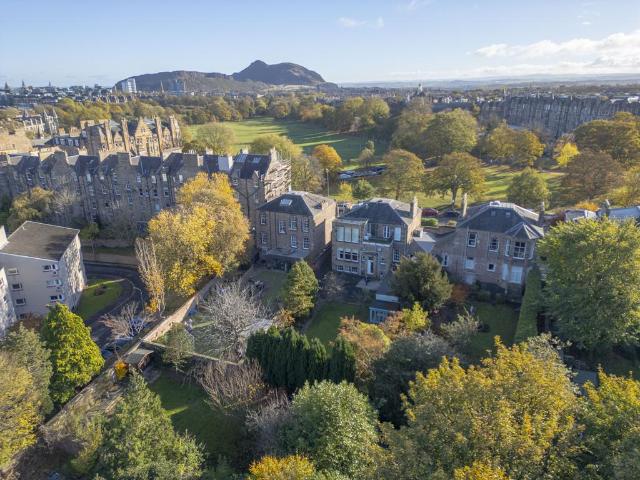 4 bedroom flat for sale