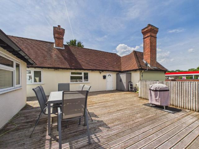 4 bedroom flat for sale