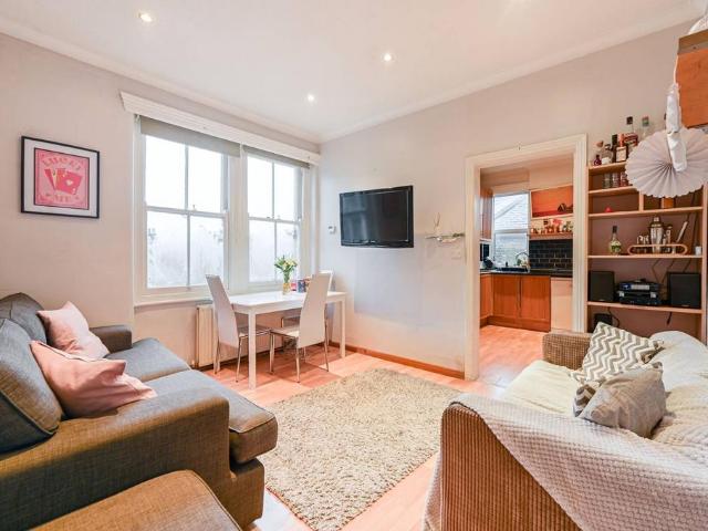 4 bedroom flat for sale